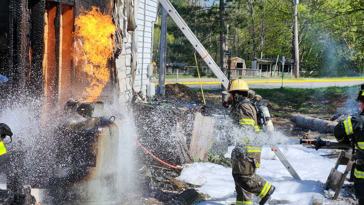 Children safe after fire burns Lisbon home