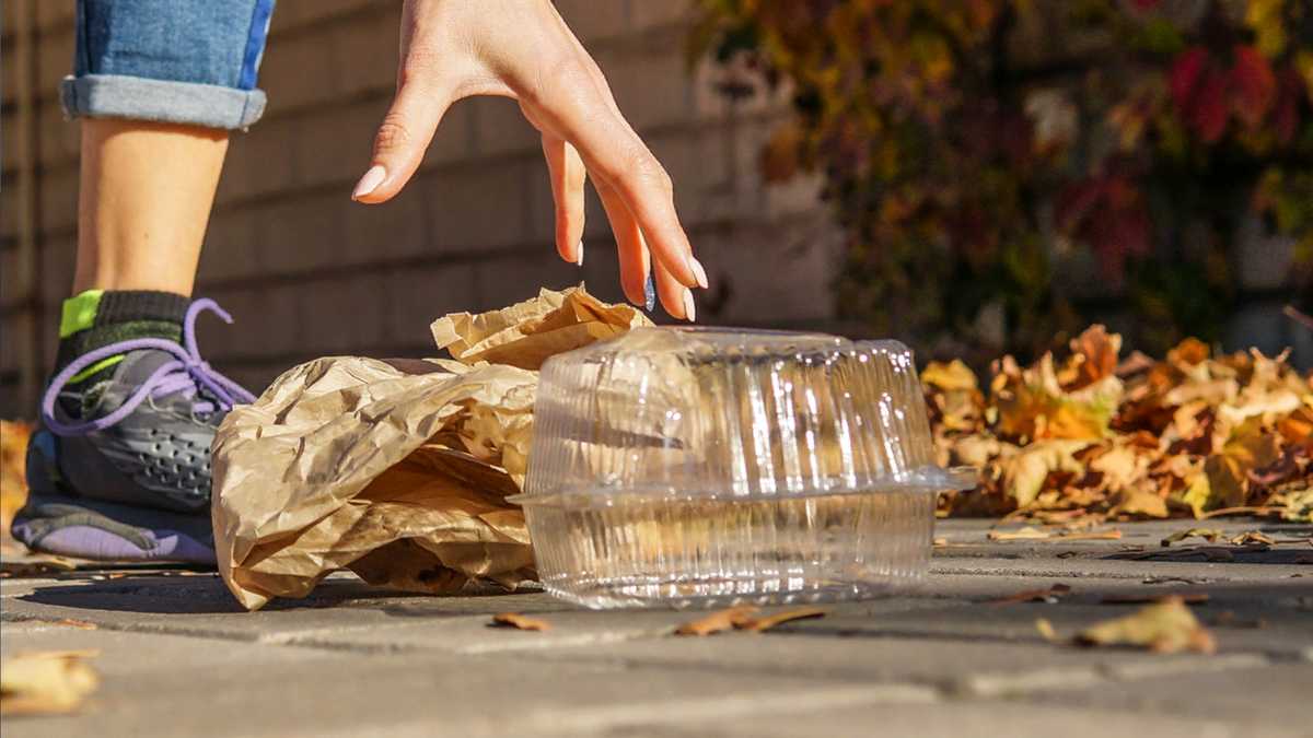 Call for volunteers to clean up trash along roads this Spring