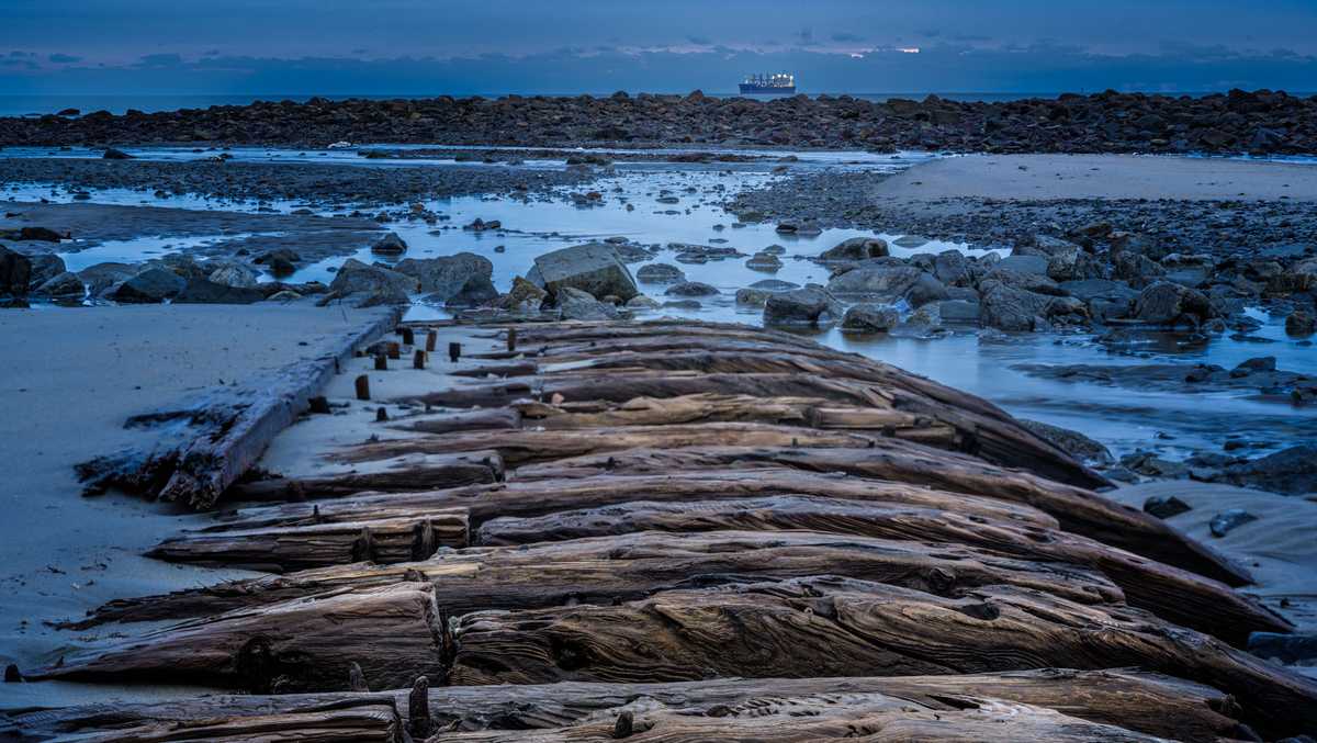 Late-December storm reveals remnants of 1905 shipwreck in Rye, NH
