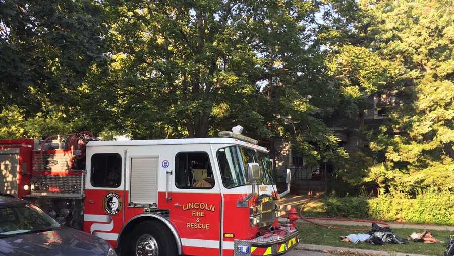 1 dead, 1 hospitalized after Lincoln house fire Thursday morning