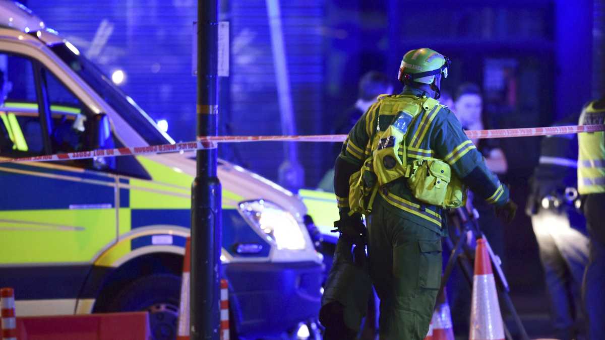 PHOTOS: Police respond as terror strikes London