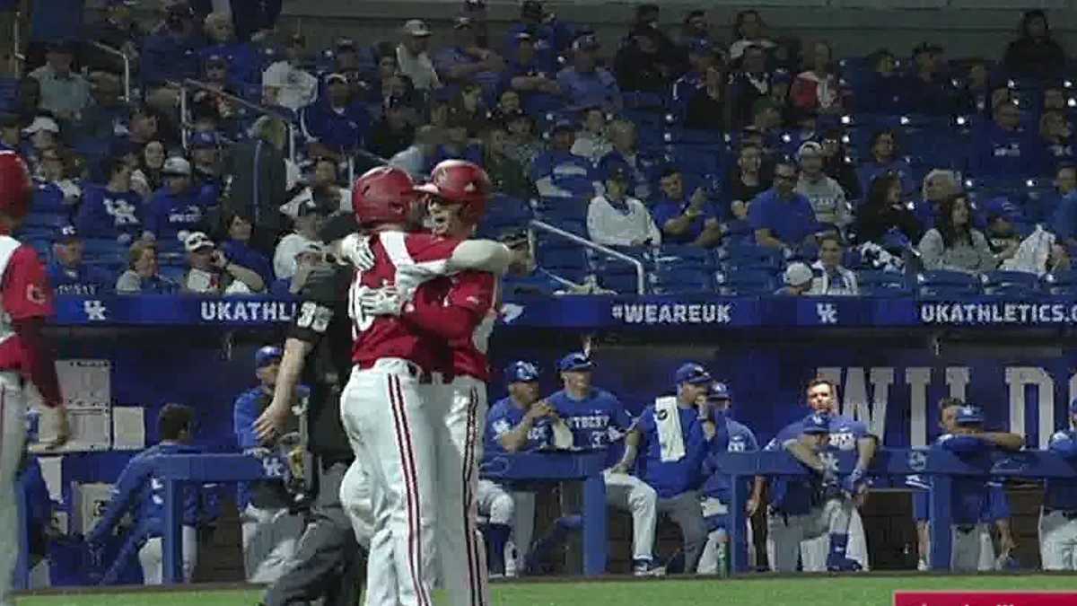 Louisville baseball beats Kentucky 18-6