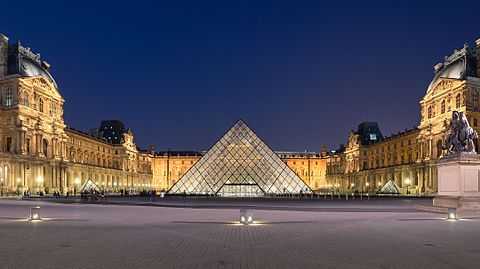 French soldier opens fire on machete wielding assailant near Louvre