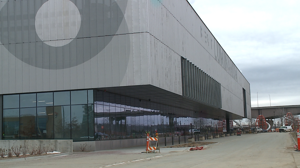 Omaha museum looks at love, focusing on science