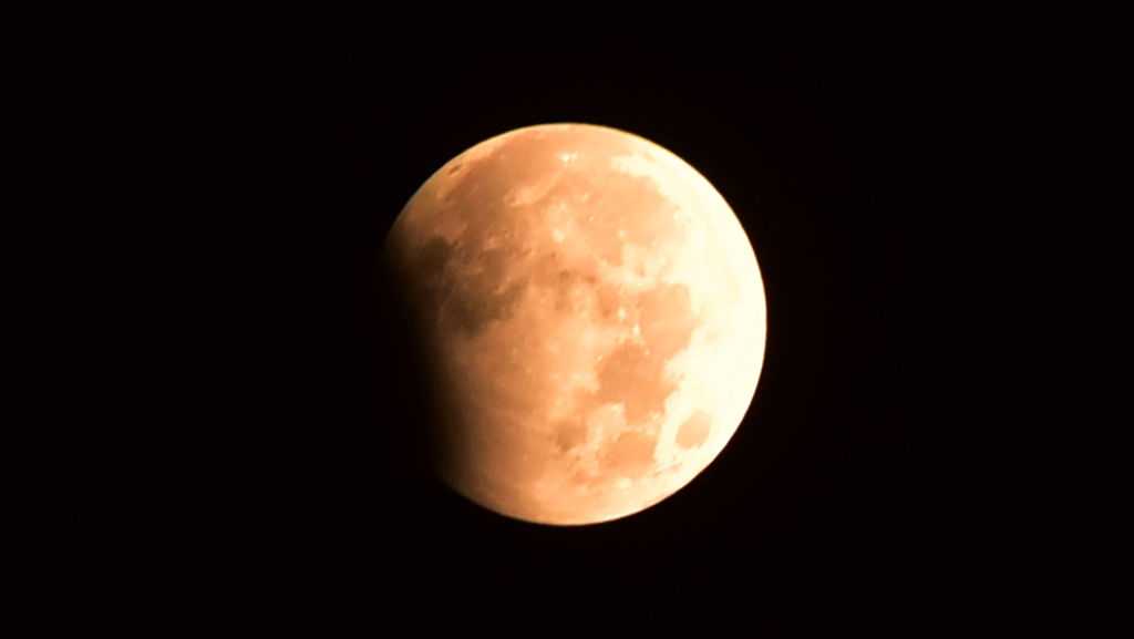 Tuesday's lunar eclipse, supermoon: Viewing in the Midwest