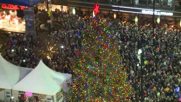 Fountain Square tree lights up, kicking off Christmas season