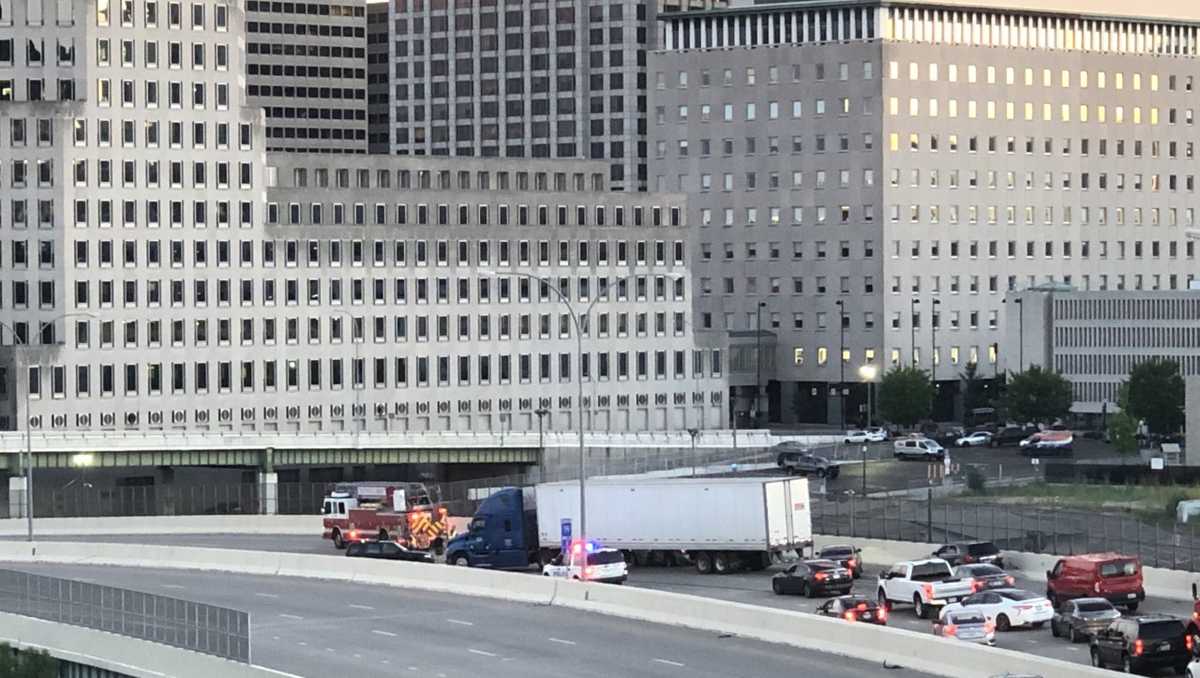 I-71 south reopens following crash near Lytle Tunnel entrance