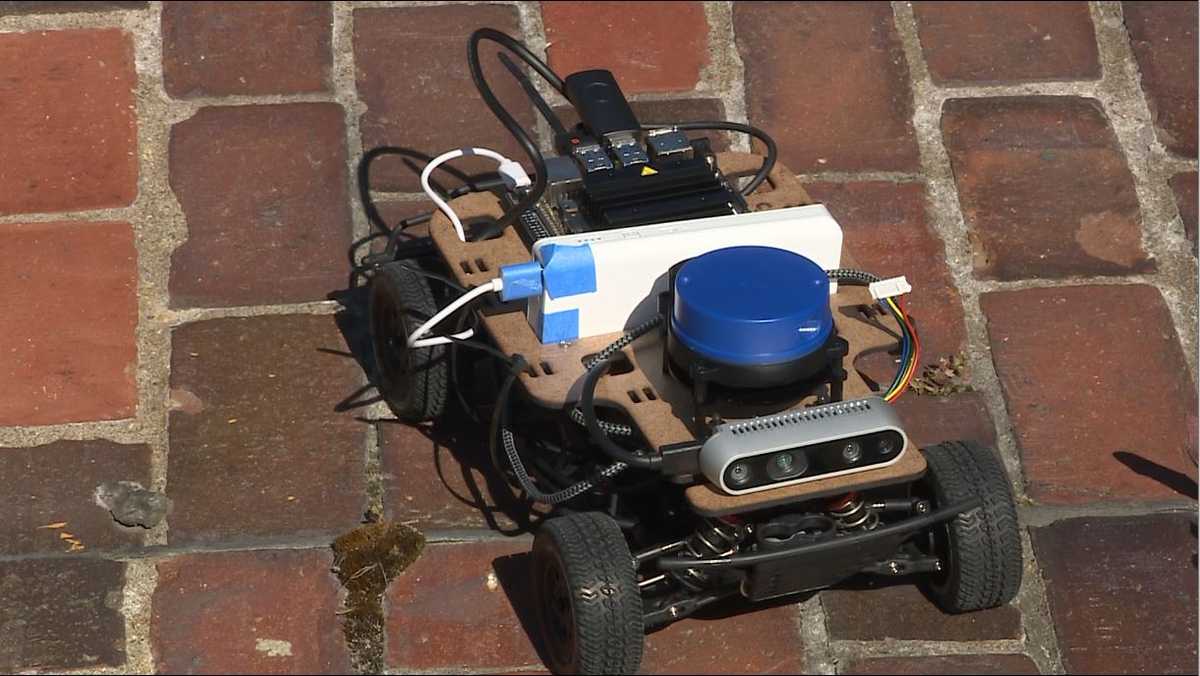 5 for Good: Boston students learn to program autonomous cars while ...