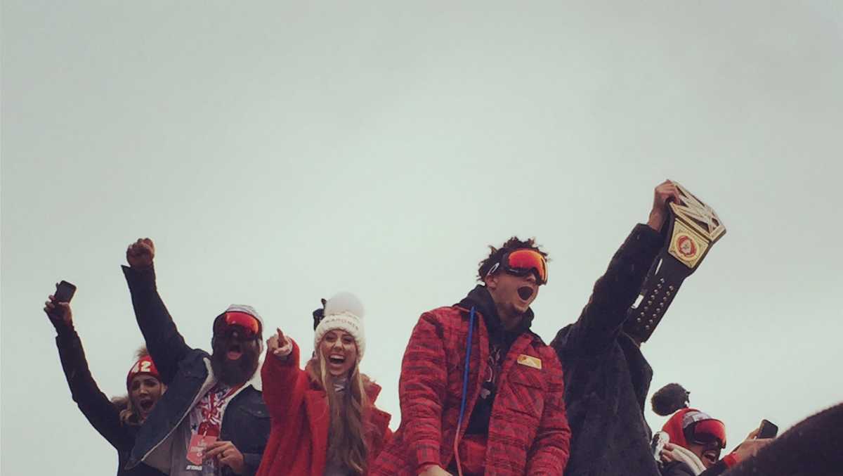 KANSAS CITY CHIEFS: Kansas City comes together for Super Bowl parade ...