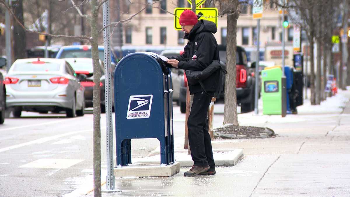 What holiday mail deadlines you need to keep in mind