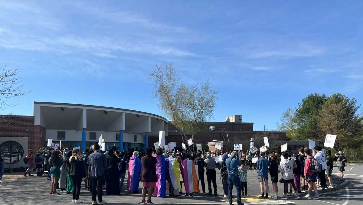 Middle schoolers protest racial, social injustice they say is going on ...