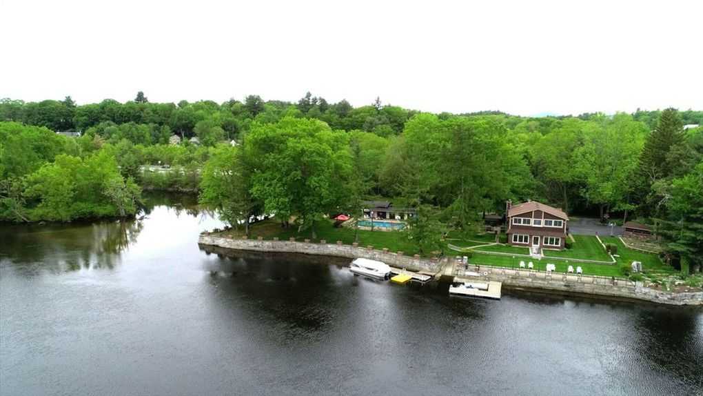 Mansion Monday: In busy Manchester, a secluded riverfront oasis