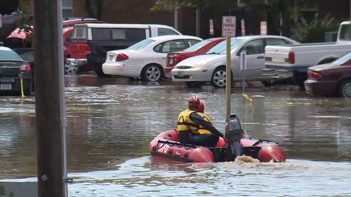 More than 300 people evacuated from Manhattan