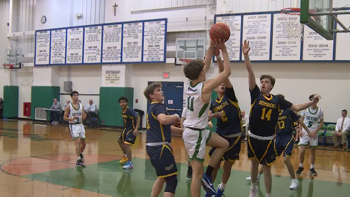 Reigning MVAC MVP Michael Mannix and Seton Catholic boys' basketball open with statement win