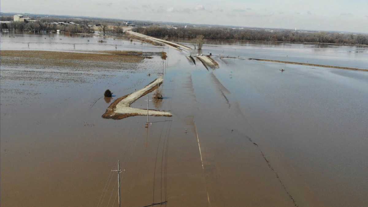 As some river levels fall, experts begin to assess the damage
