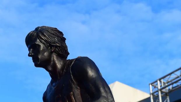 Pistol Pete Maravich statue unveiled on LSU campus