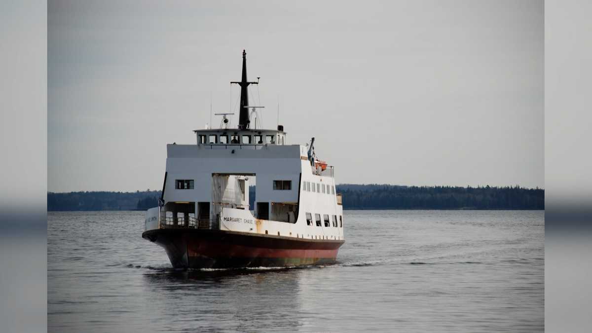 Maine ferry crew searches rough seas to rescue kayaker