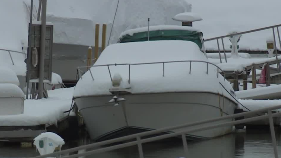 Heavy snow from winter storm causes concerns at marinas in Greater ...