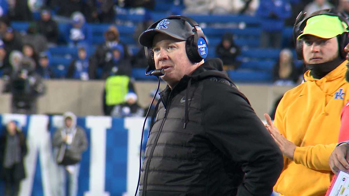 University of Kentucky fires head football coach Mark Stoops