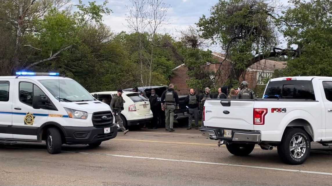 Marshals try to stop Ford Escape, driver takes off, ending in crash