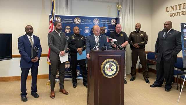 US marshals wrap up 30-day operation with 900 arrests in 10 cities
