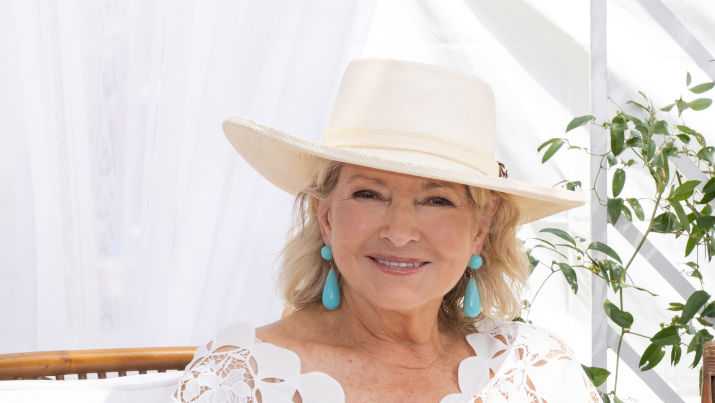 Martha Stewart to call 'Riders up!' at this year's Kentucky Derby