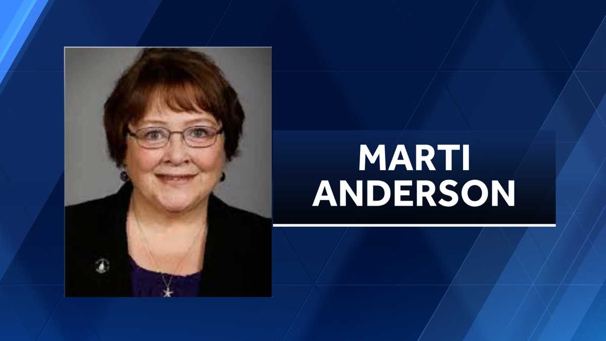 Iowa representative reunites with daughter 47 years later