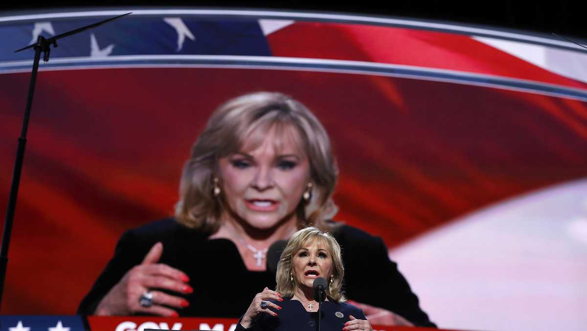 Oklahoma gov. named vice chair of Trump transition team