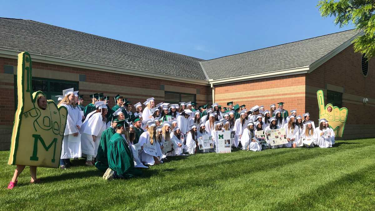 Mason High seniors walk back in time before graduation