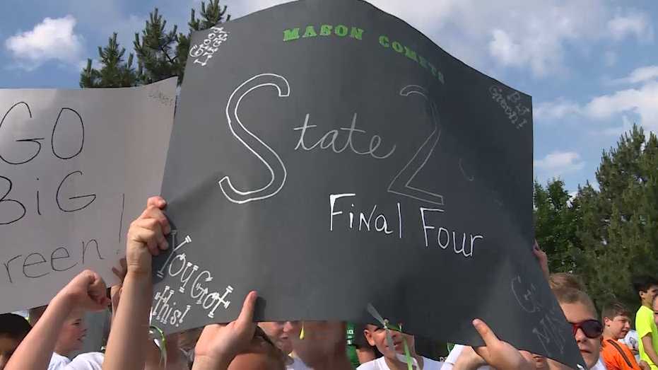 Mason baseball team earns standing ovation during send-off