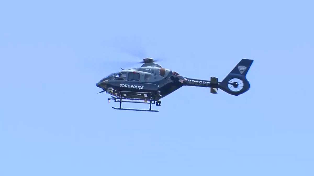 Mass. police search for man who fled after Northborough crash