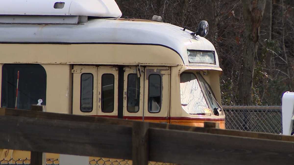 2 MBTA trolleys become disabled trying to move stopped trolley