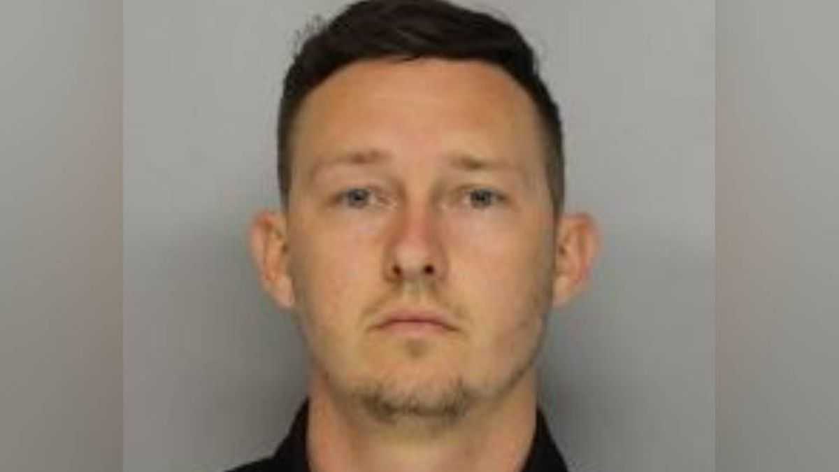 Police: Georgia high school teacher sent obscene photo of himself to ...