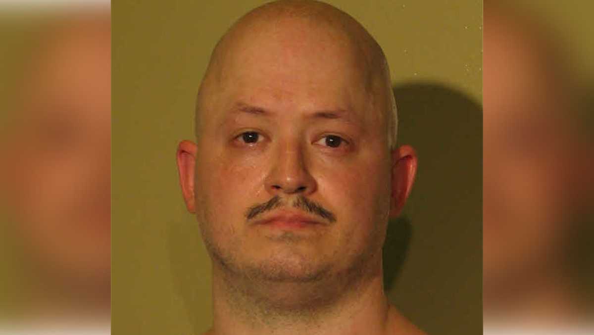 Authorities search for inmate who ran away from transitional housing unit