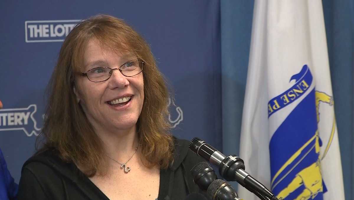 'Winning was a pipe dream!' $758M Powerball winner comes forward