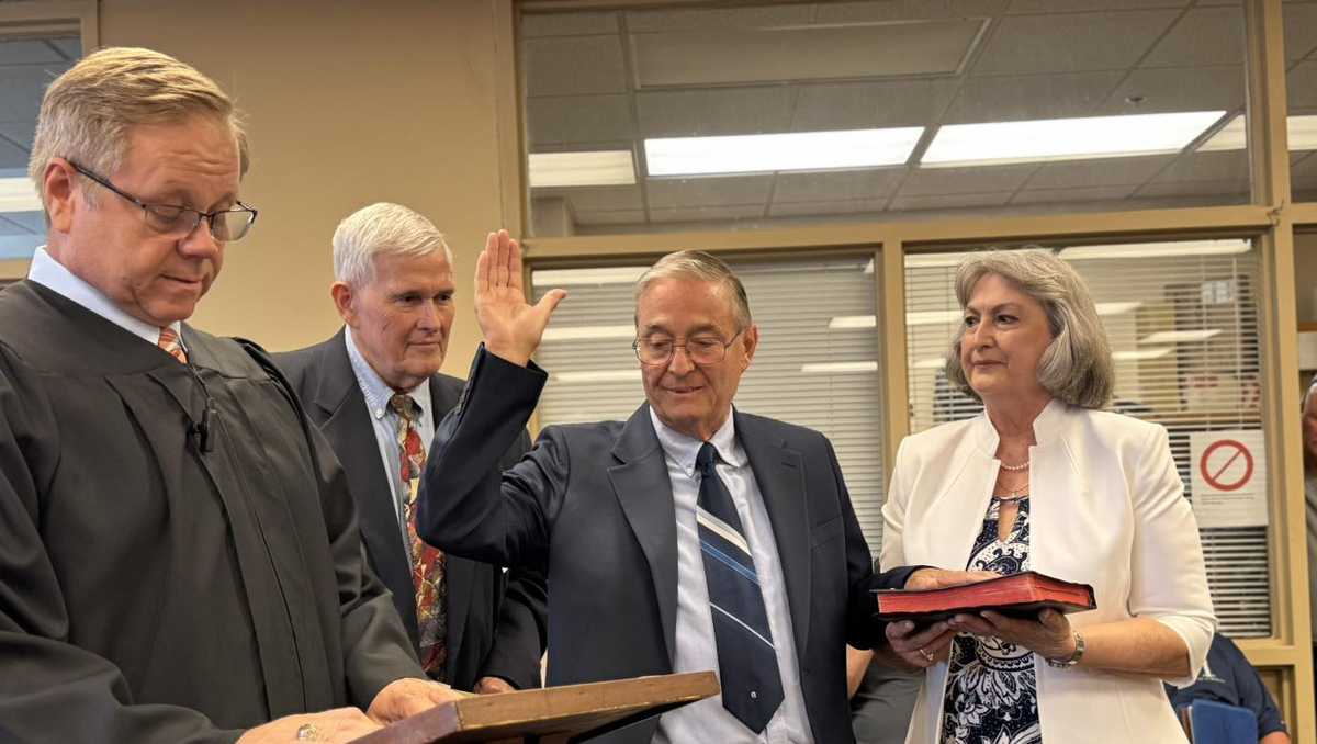 SC: Honea Path swears in new mayor and fire chief