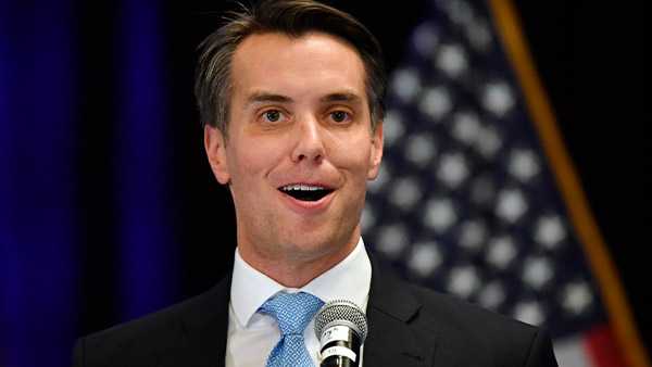 McGarvey sworn in as U.S. Congressman representing most of Louisville