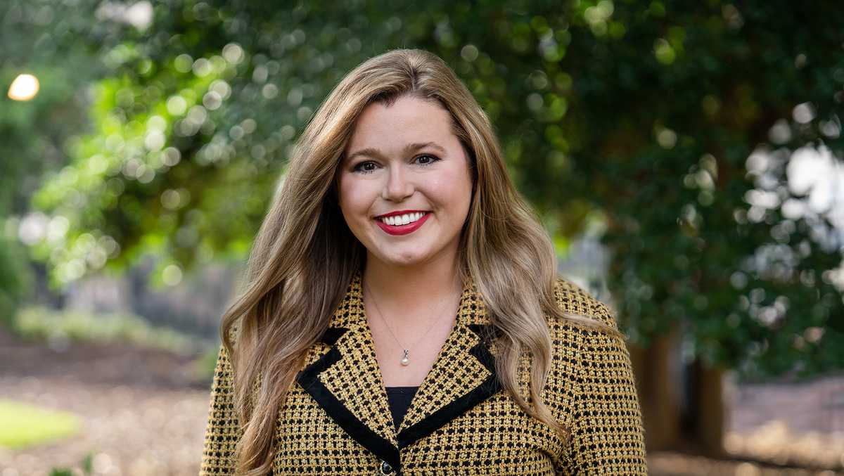 Iowa Department of Education director unexpectedly resigns, replacement ...