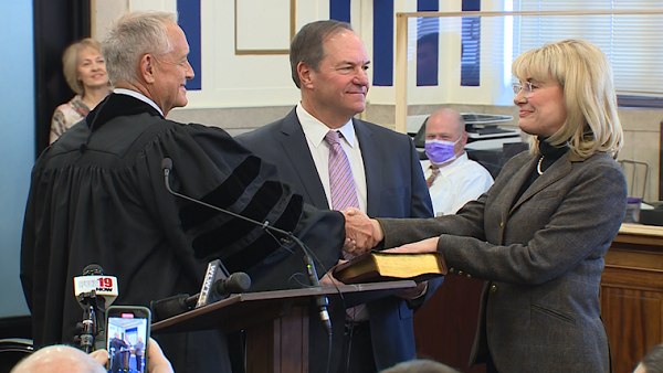 Melissa Powers begins official duties as Hamilton County's new prosecutor