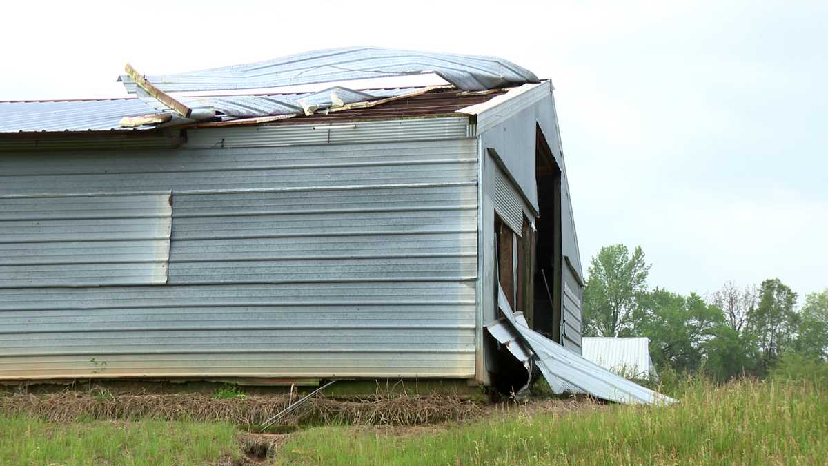 EF1 tornado hits Simpson County