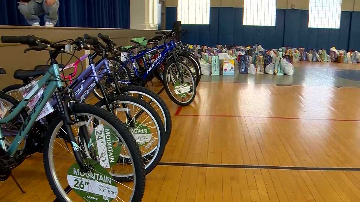 Menino family donates toys to hundreds of families in Boston