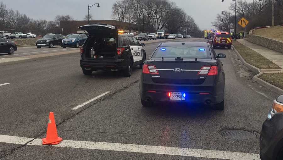 One Person Killed In Crash On Shawnee Mission Parkway In Merriam