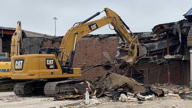 Metro Inn torn down in Jackson