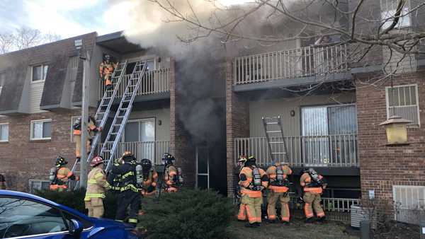 2 injured, multiple rescued from fire at Miami Township apartment complex