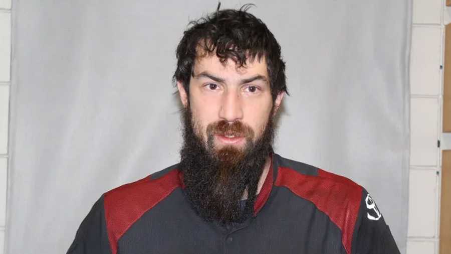 Mass. man tried to lure 2 young girls into his car, police say