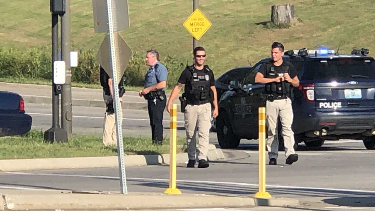 Kcpd Man In Custody After Pointing Gun At Off Duty Officer High Speed