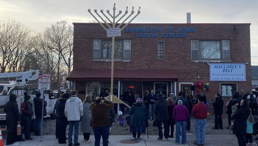 Rep. Zach Nunn attends menorah lighting on fourth night of Hanukkah Rep. Zach Nunn attends menorah lighting on fourth night of Hanukkah