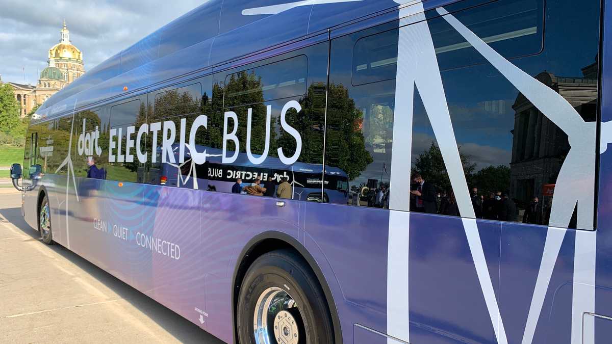 DART, MidAmerican Energy introduce all-electric buses