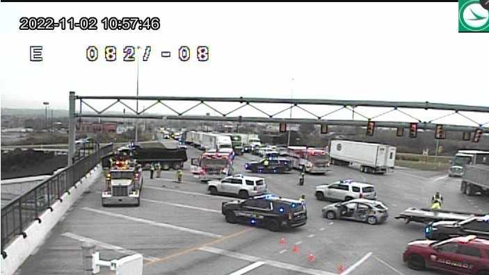 Reported multi-vehicle crash with injuries in Monroe