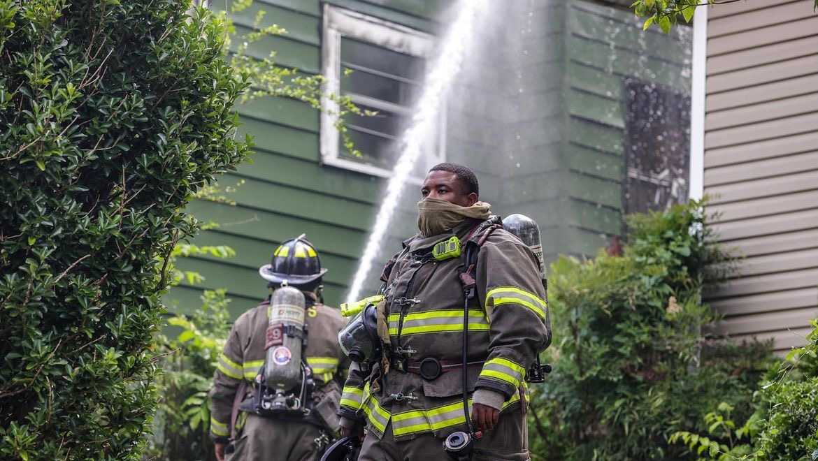 One of two Alabama firefighters shot dies